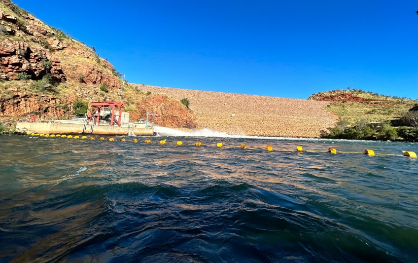 ord-river-dam-wall-with-power-station-outlets | PrivatierAir